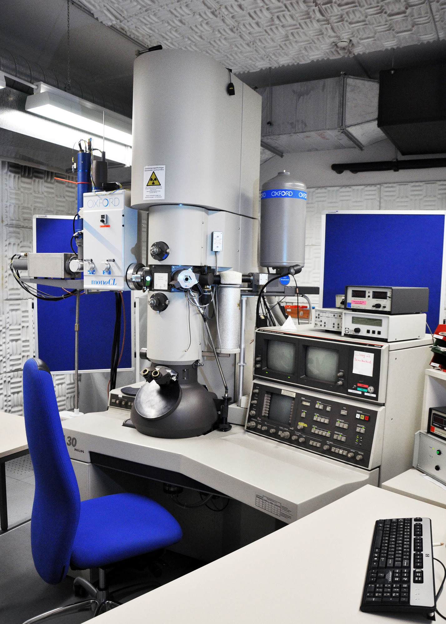 Electron Microscopy - Center for Nanoanalysis and Electron Microscopy